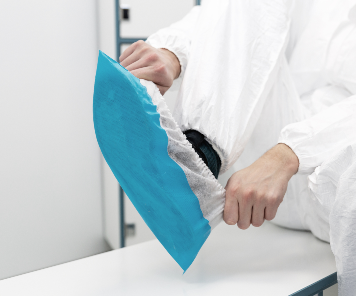 Cleanroom Gowning and Entry Procedure - Connect 2 Cleanrooms