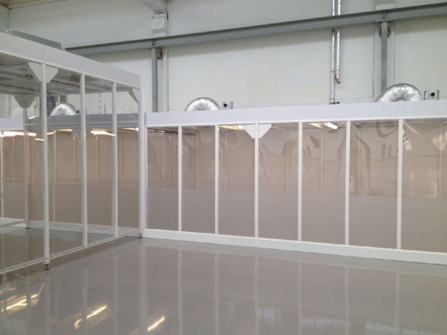 ISO Class 8 Hardwall Cleanroom with 4 Satellite Cleanrooms