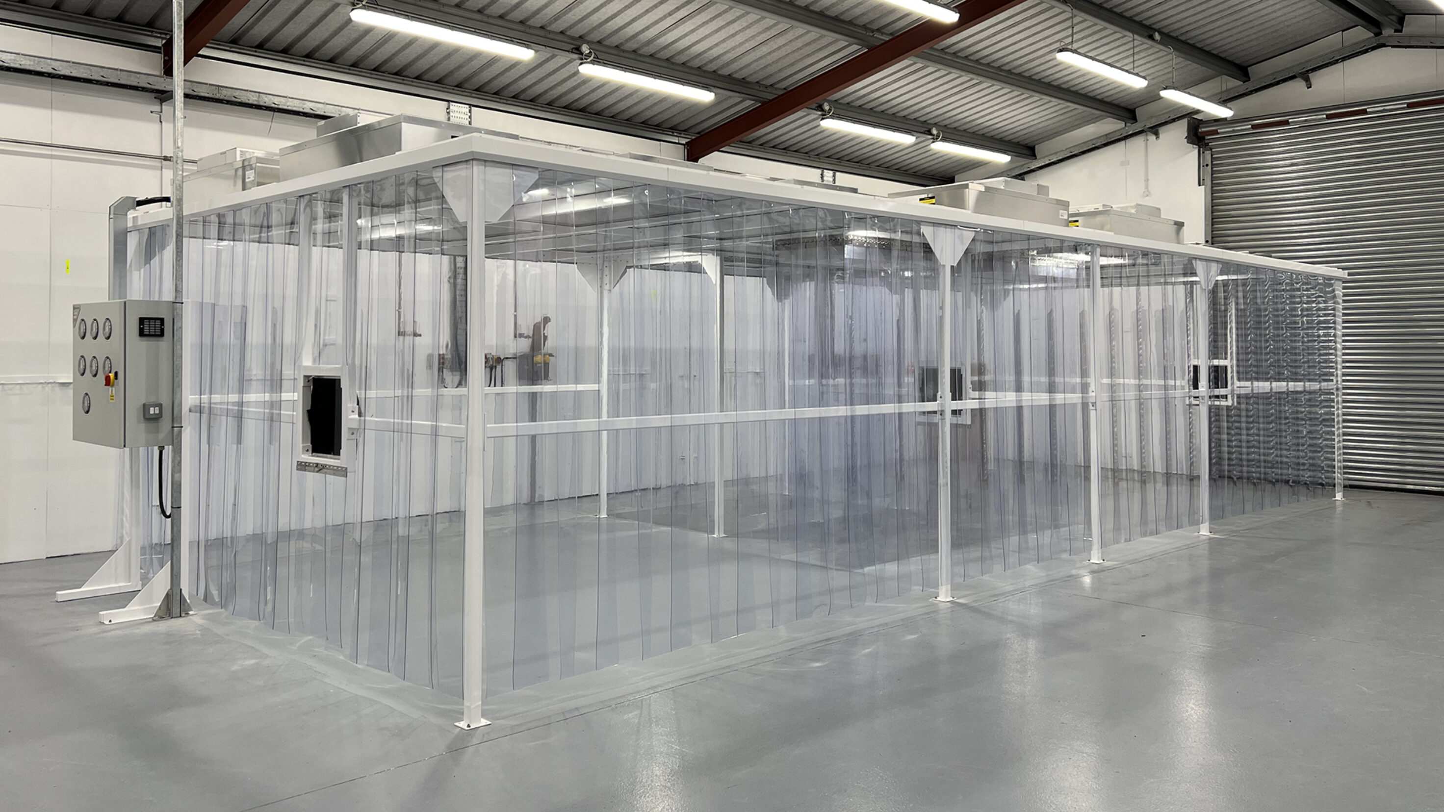 High-purity pipe fabrication cleanroom with ISO4 pods
