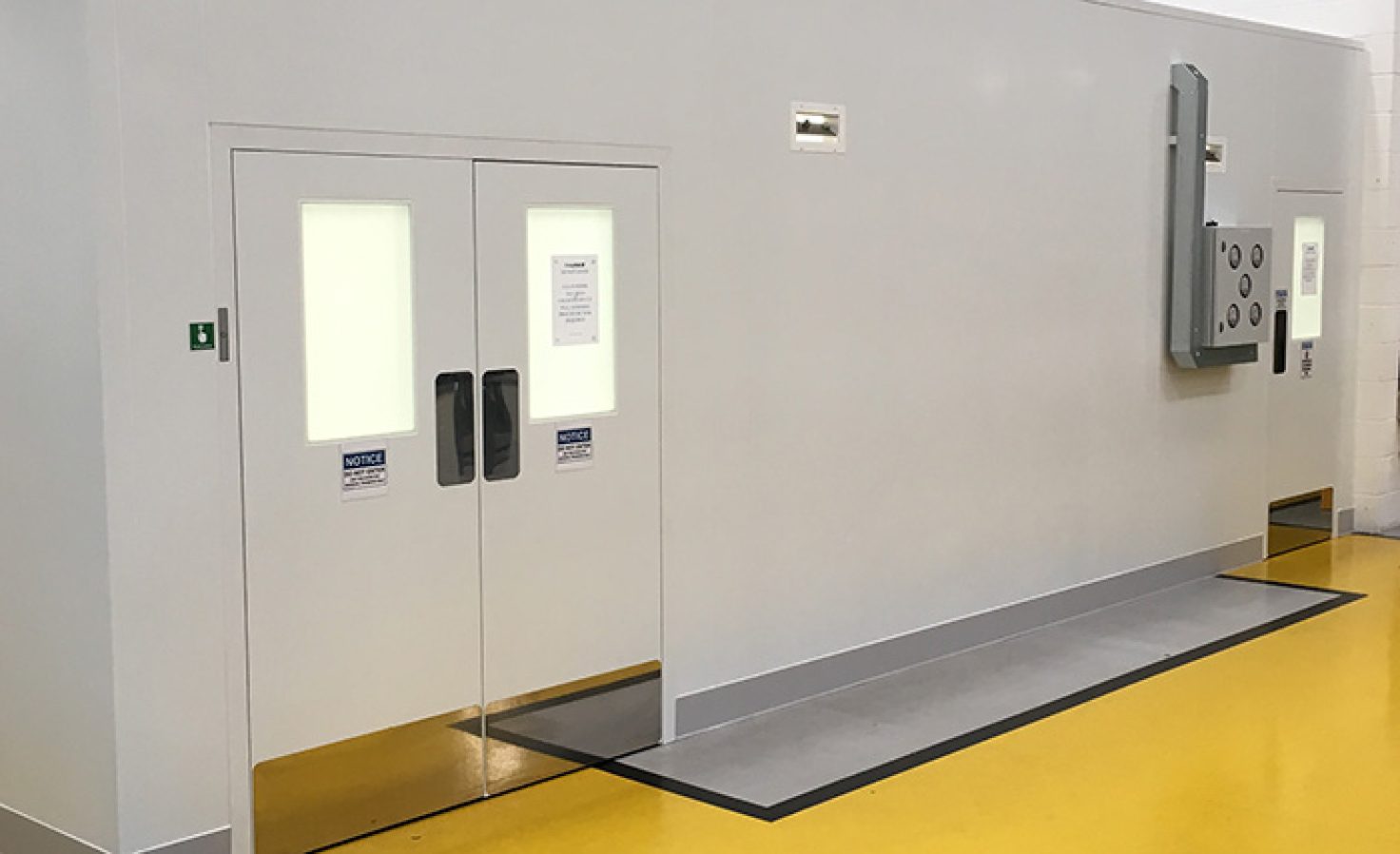 Connect 2 Cleanrooms Completes Production Facility for Powder Transfer Tech