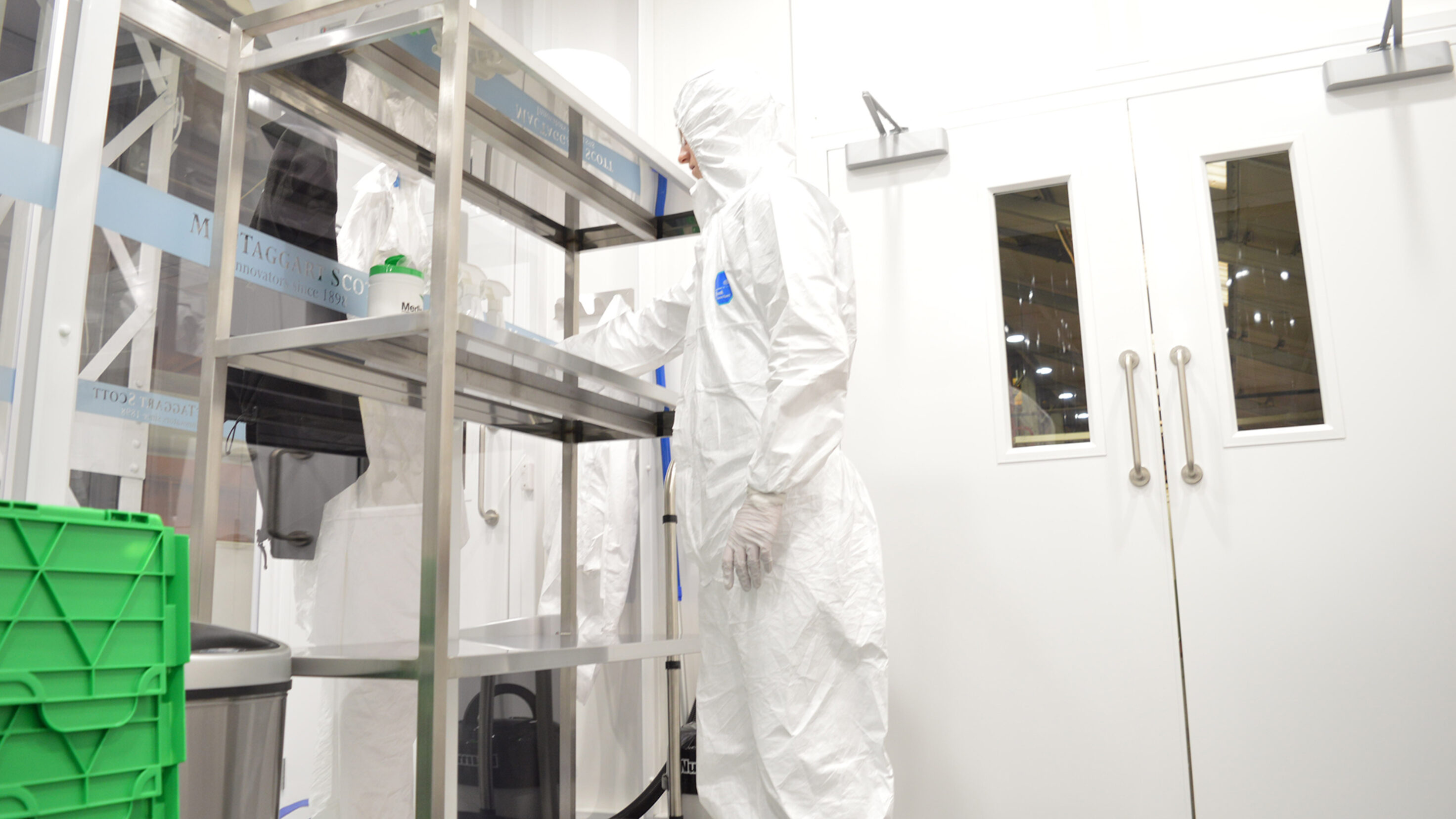 ISO Class 7 Cleanroom with Full Lifecycle Service | Connect 2 Cleanrooms
