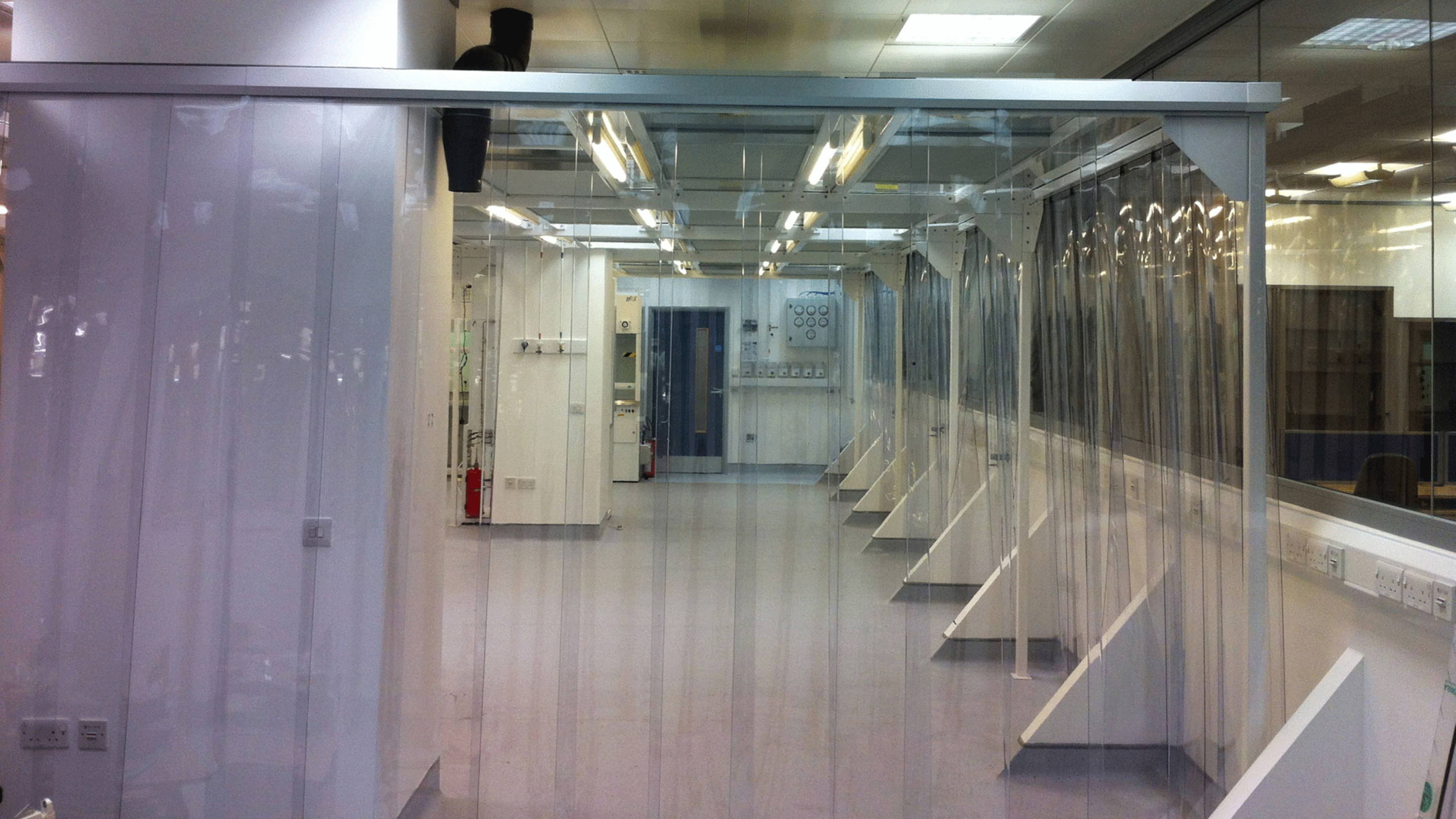 ISO Class 7 Cleanroom for UV Sensitive Nanotechnology R&D