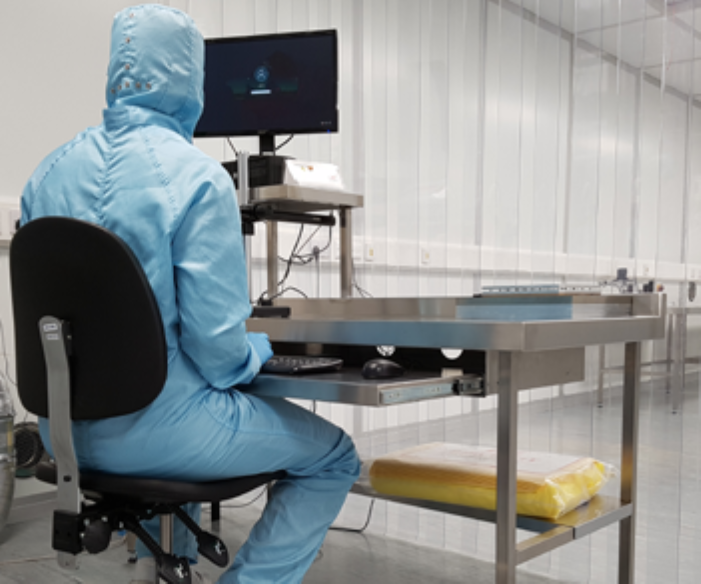 Custom-Built Stainless Steel Workbenches | Cleanroom Furniture
