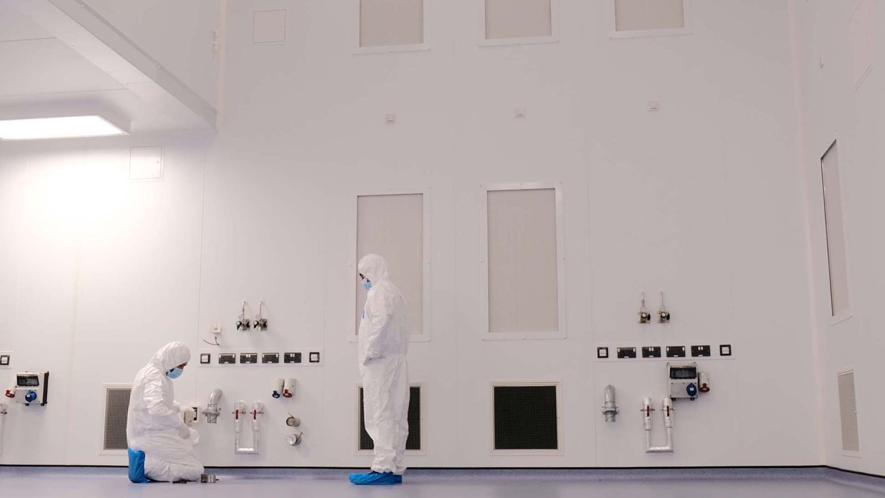 Connect 2 Cleanrooms Builds Satellite Engineering Cleanroom