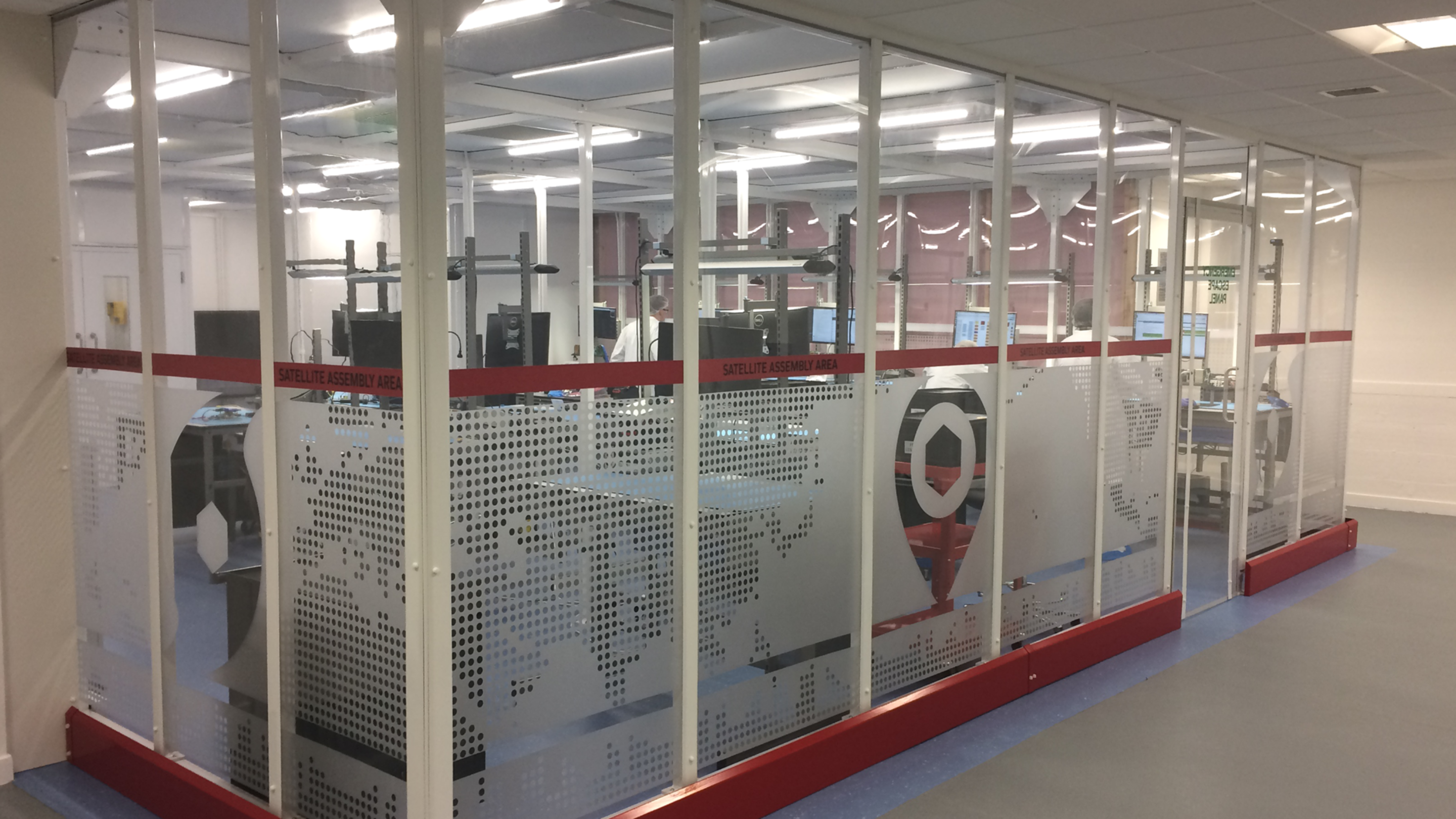 ISO Class 7 Panel System for Satellite Assembly | Connect 2 Cleanrooms