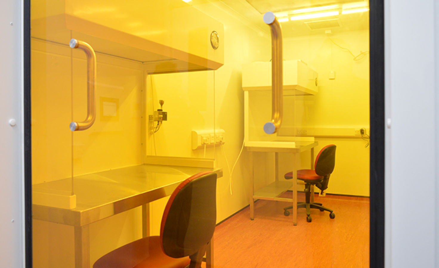 ISO Class 7 Cleanroom for Nanotechnology Research | Connect 2 Cleanrooms